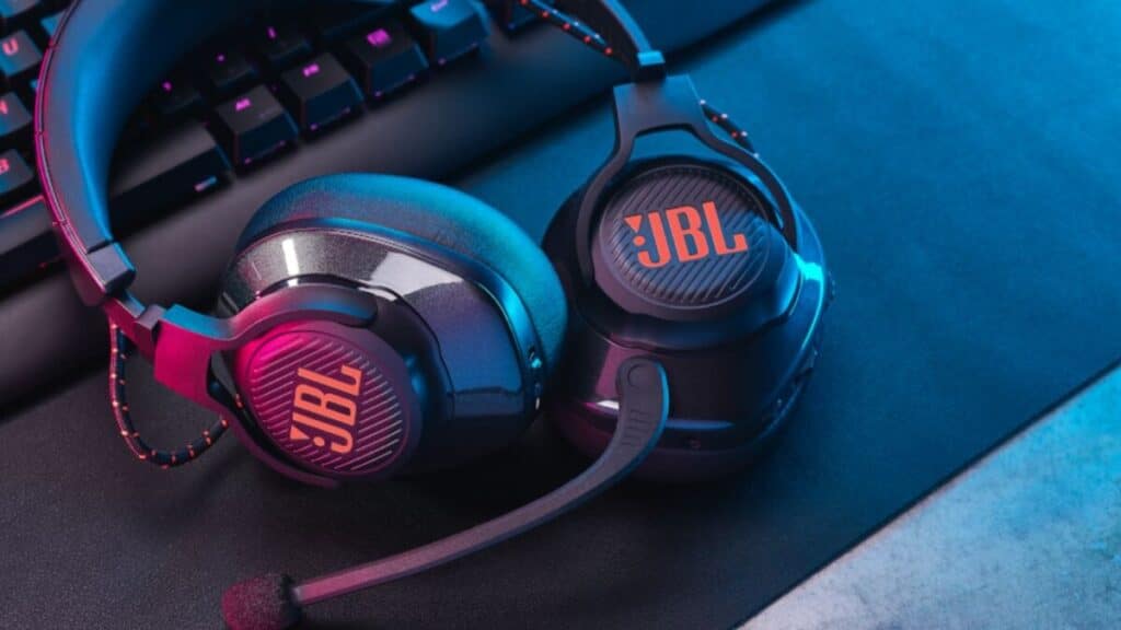 Quadrant holt JBL Quantum ins Boot