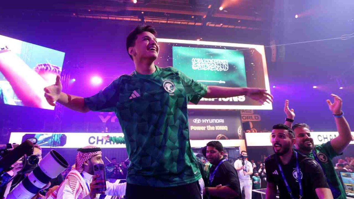 チーム・ファルコンズがロケットリーグ国際大会で初優勝