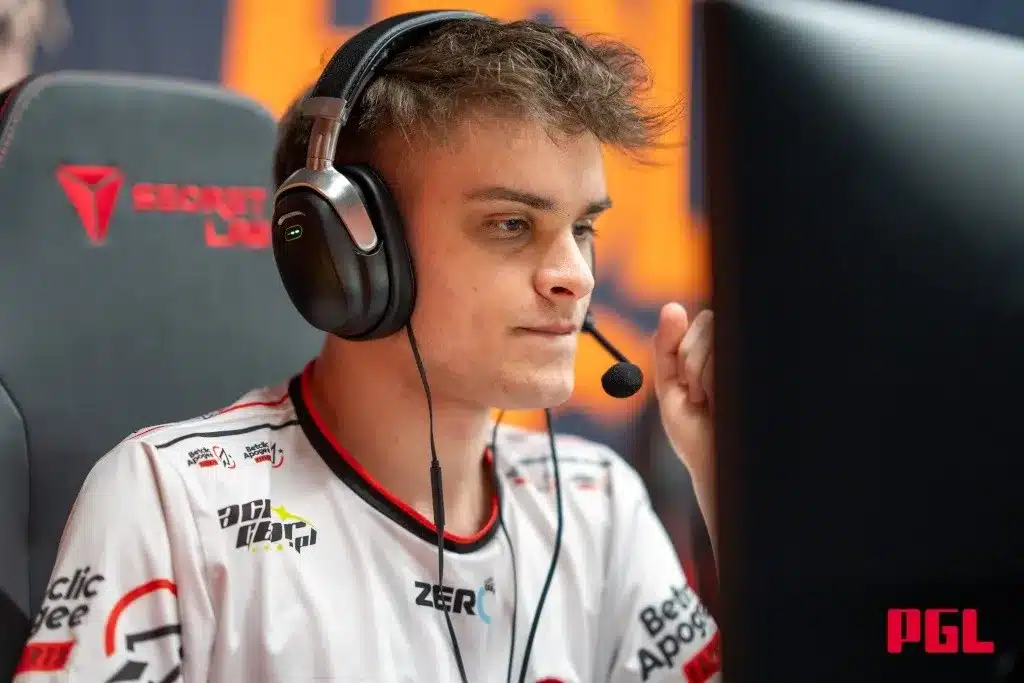 Zmiany w CS2: Snax odchodzi z G2, JCobbb idzie do FaZe Clan