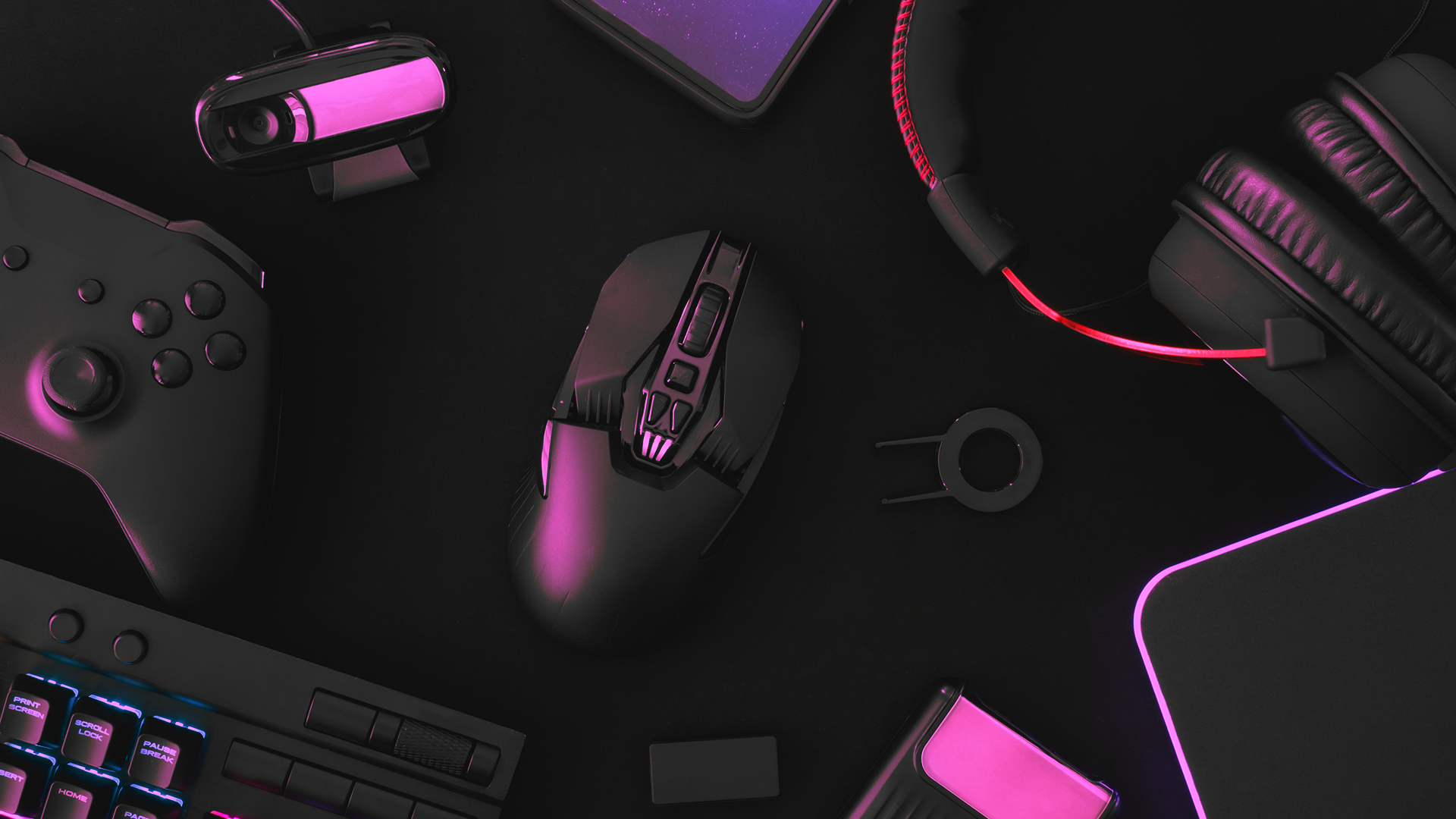 How custom esports player peripherals work