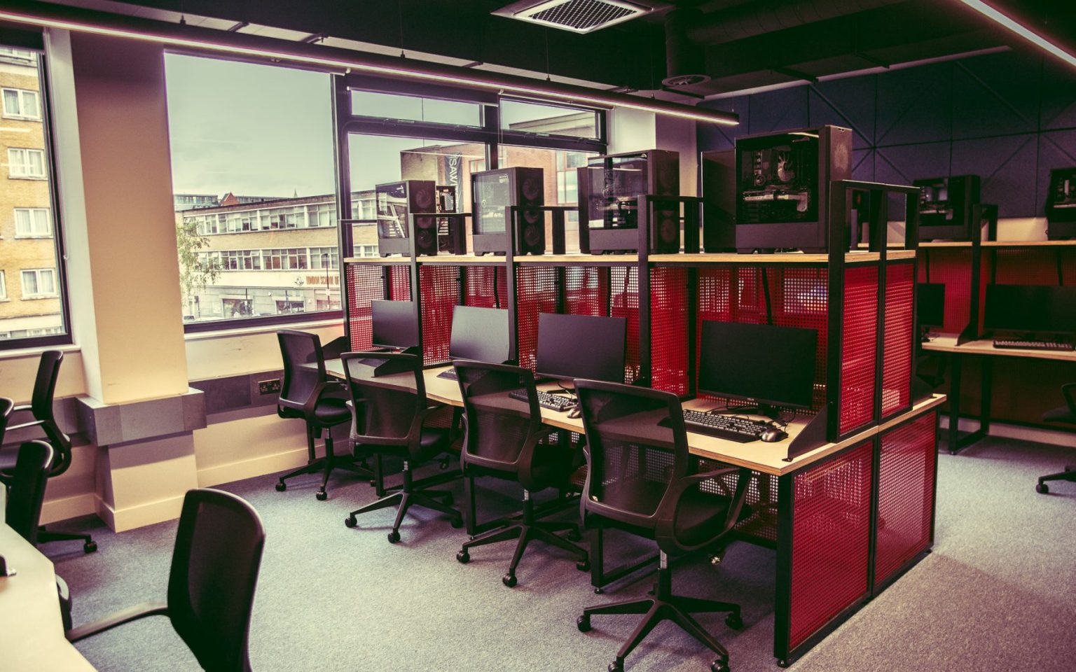 What are the different types of esports careers?