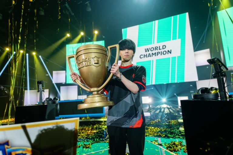 How do esports organisations make money?