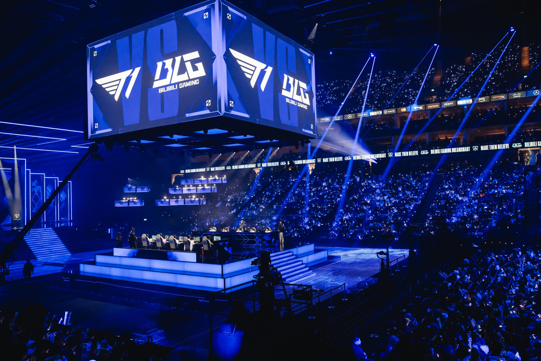 How League of Legends esports data enhances fan engagement and ...