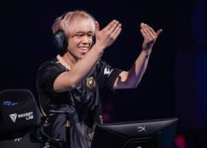 Wolves celebrate VALORANT team, and football fans aren't happy