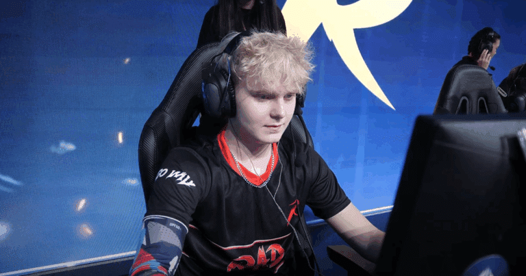 Female esports in 2025: 25 stats about women in competitive gaming