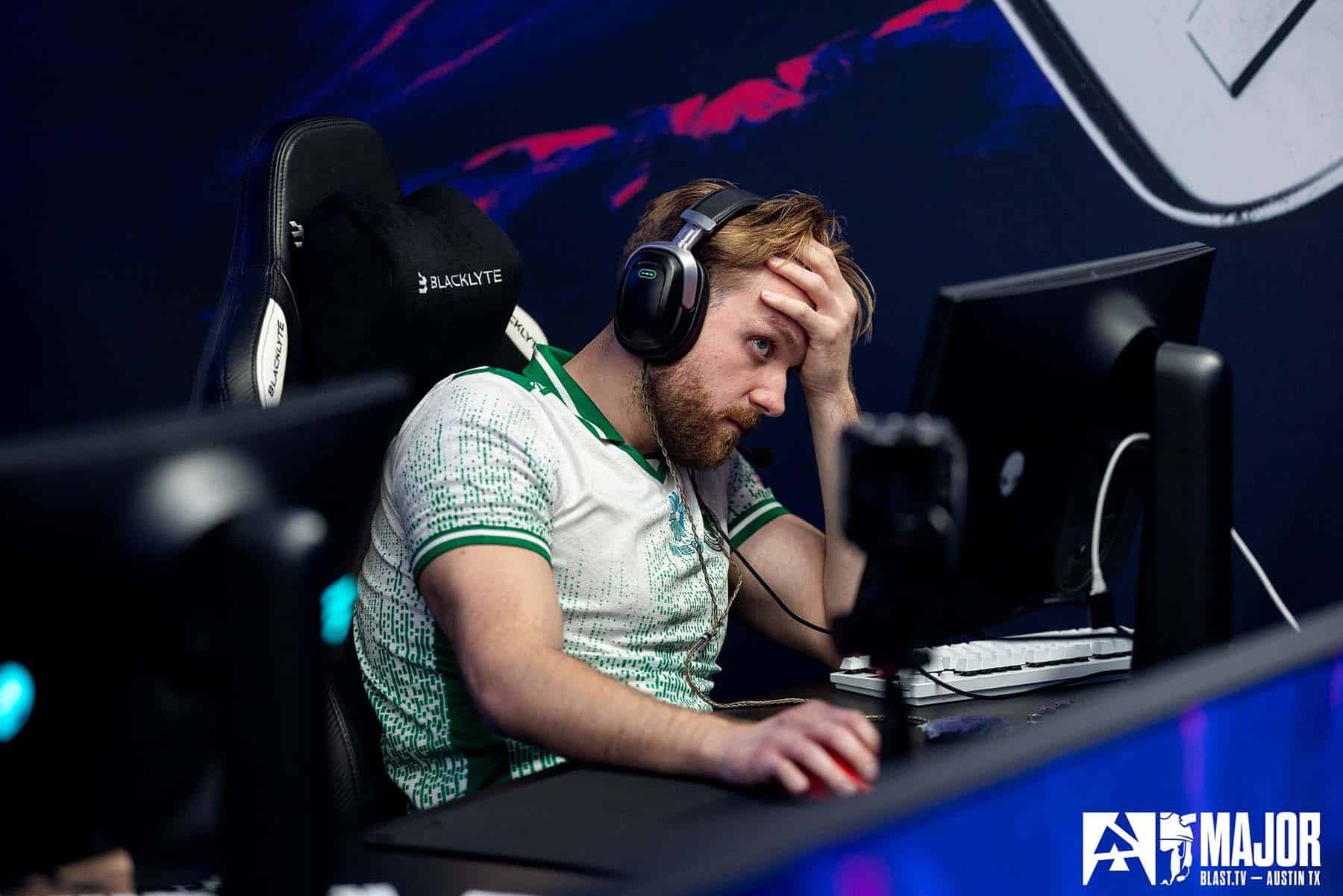 "CS feels broken and ridiculous": CS2 pros react to Show Off update