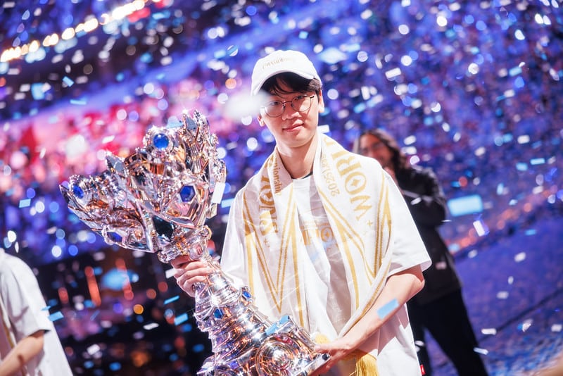 T1 re-signs Doran for the 2026 LCK season