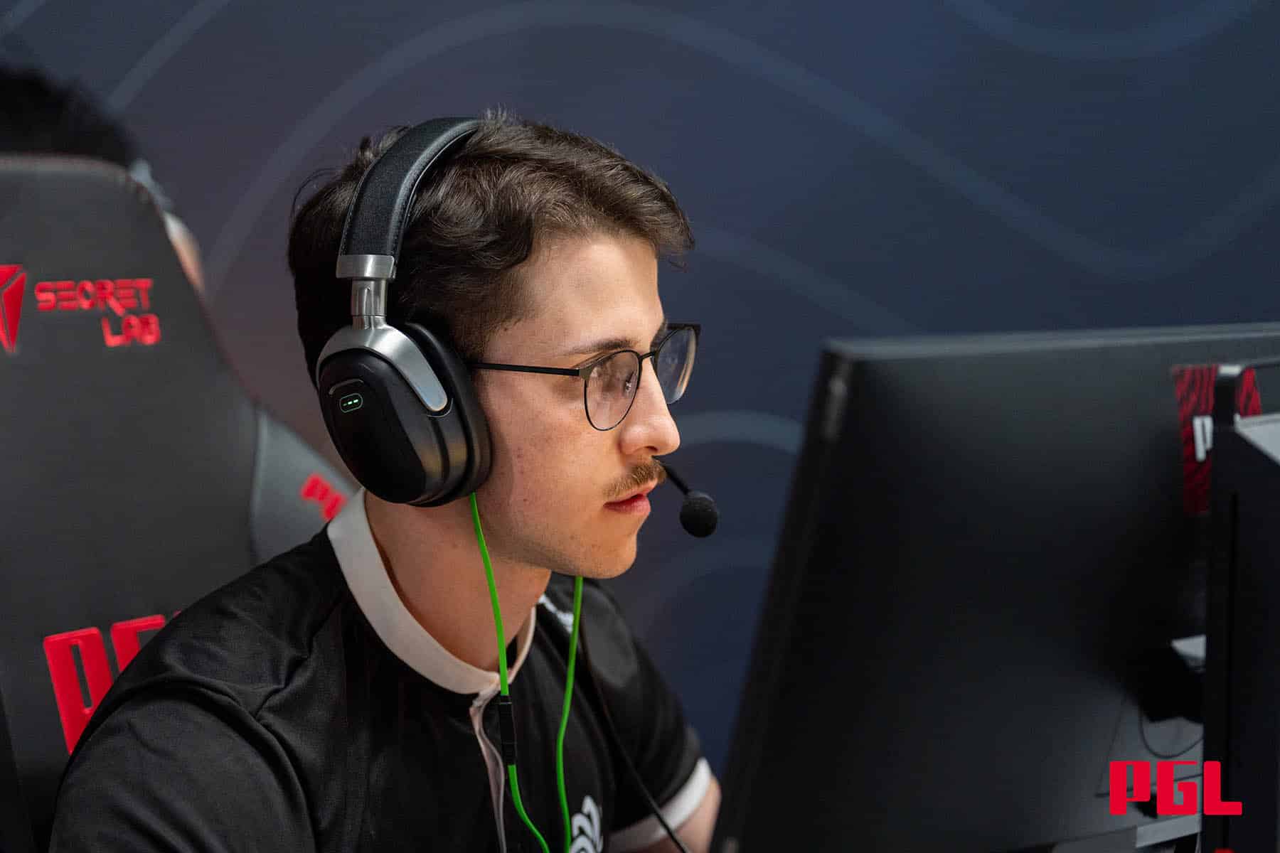 How does the CS2 ranks & rating system work?